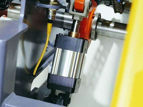 Tong loader - PLC inc.